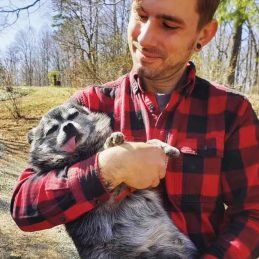 Grumpy senior dog is finally adopted and now lives like a king – Pet Buzz